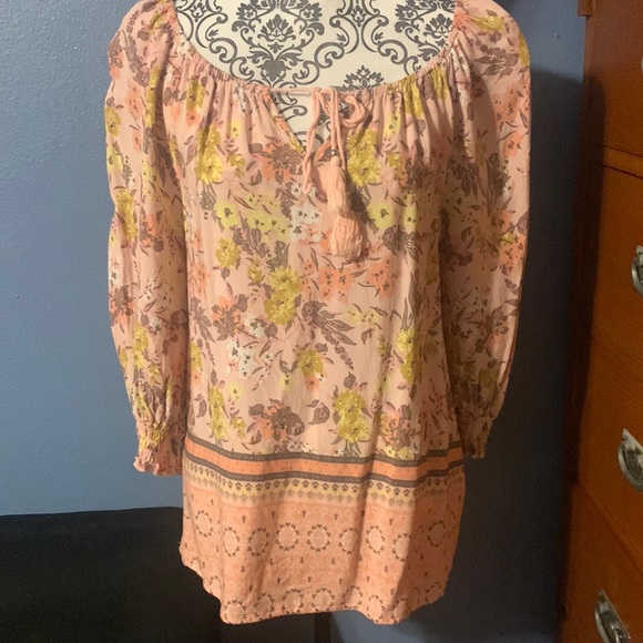 Unique Spectrum | Tops | Unique Spectrum Off Shoulder Or On Top | Poshmark